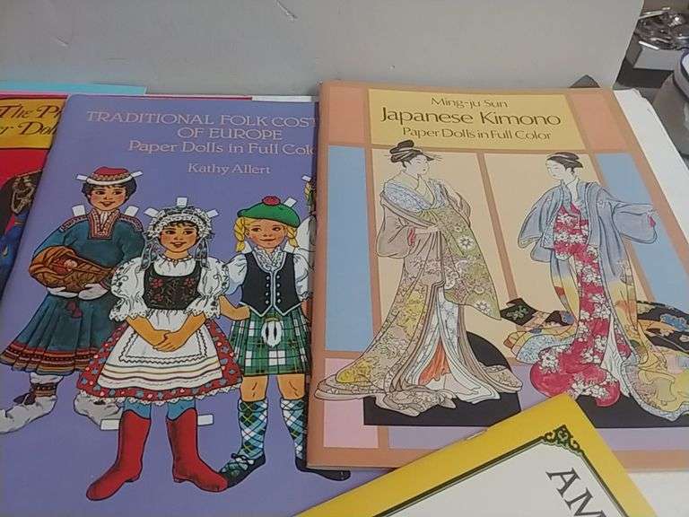 Assorted Paper Doll Cut Out Books - Trice Auctions