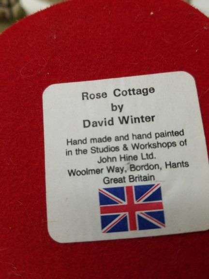 David Winter Cottages Figures - Trice Auctions