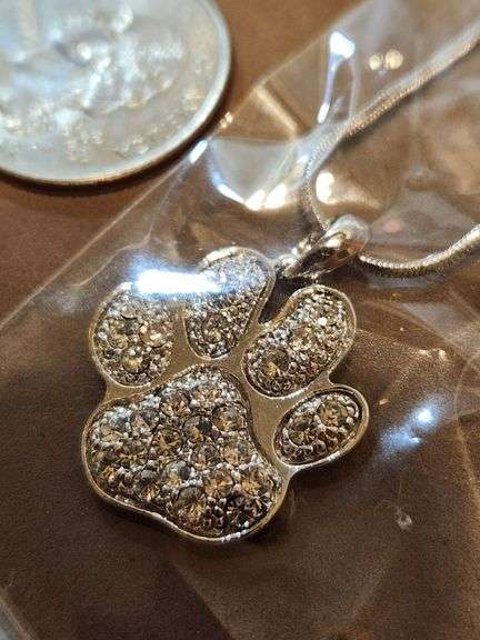 New Paw Print crystal necklace - Trice Auctions