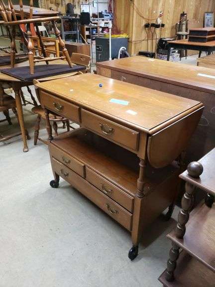 Pennsylvania House Rolling Buffet Table - Trice Auctions