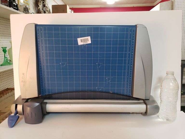 GBC AccuCut Paper Cutter - Trice Auctions