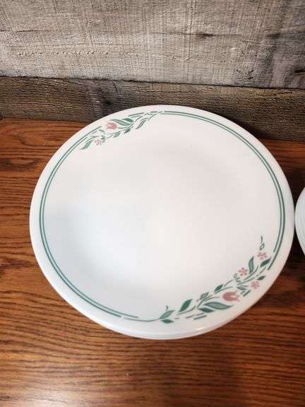 Corelle "Rosemarie" pattern dishes. 8 dinner, 8 desert and 6 bowls ...
