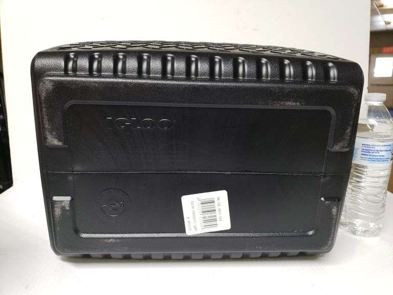 Playmate 14 qt Hard Sided Cooler Diamond Plate Design - Trice Auctions