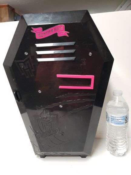 Monster High Doll Storage Closet - Trice Auctions