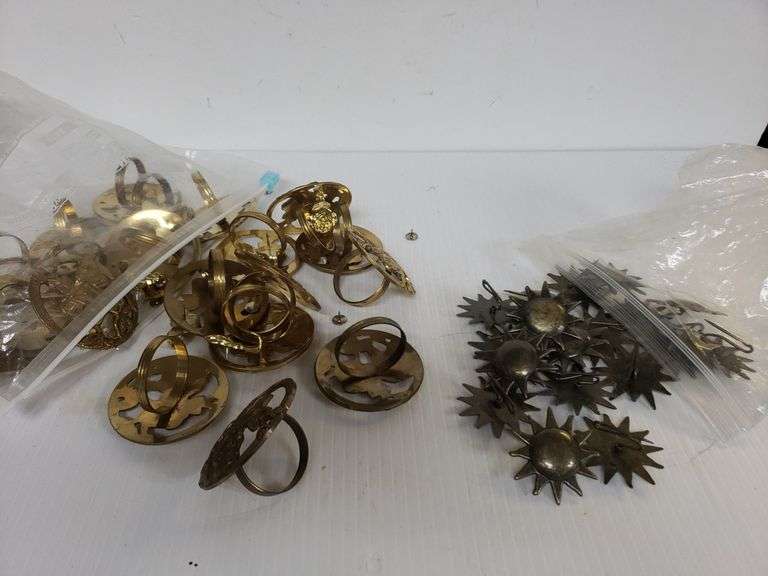 Brass Medallion Napkin Rings, Star Pin - Trice Auctions