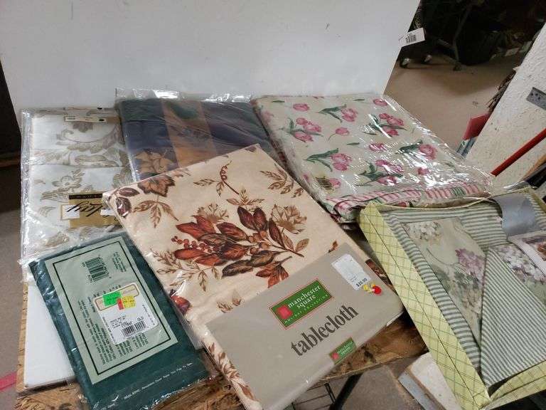 Assorted Tablecloths - Trice Auctions