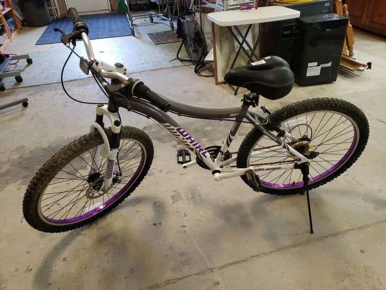 Genesis 26" Whirlwind Bike - Trice Auctions