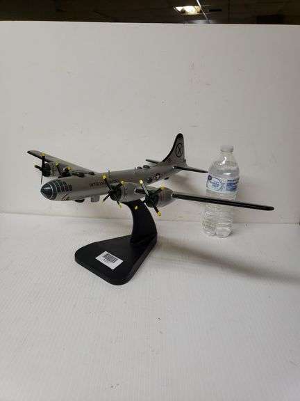 United States Air Force Model Plane - Trice Auctions