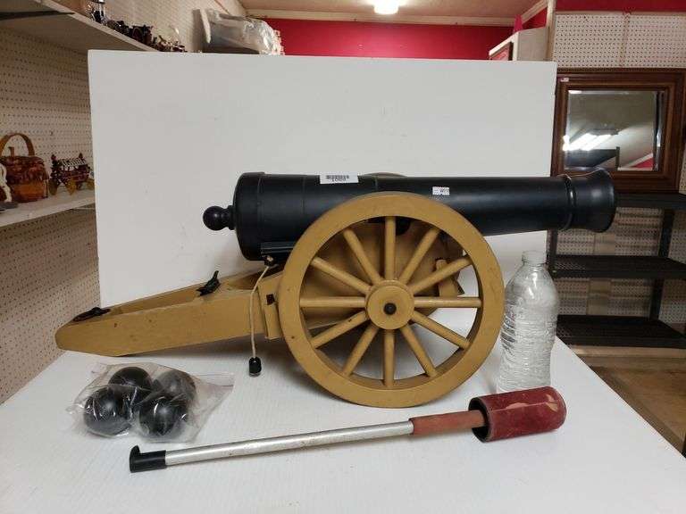 Remco Industries Cannon Replica Scale Model W/accessories - Trice Auctions