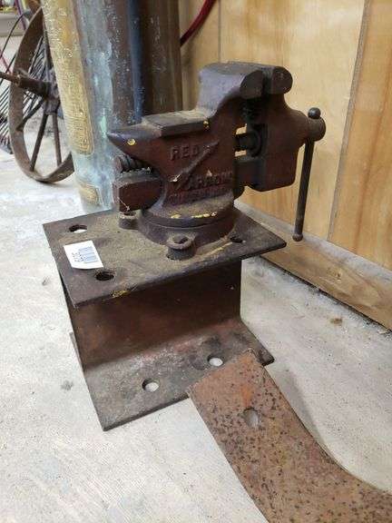 Small Red Arrow Workbench Table Vise - Trice Auctions