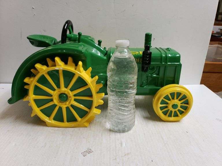 John Deere Cookie Container - Trice Auctions