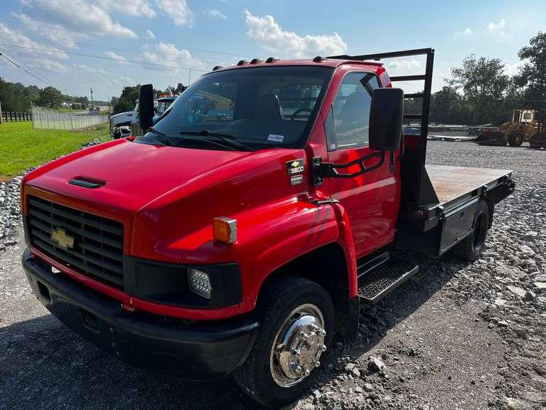 2007 CHEVROLET C5500 Flatbed Truck - TriStar Auction Group
