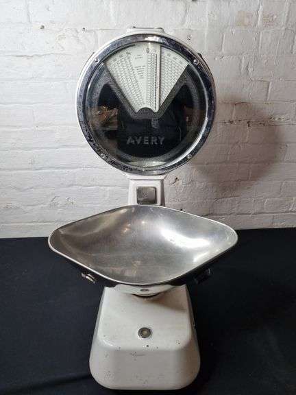Large Vintage Round Face Avery Shop Scales - Tullochs Auctions