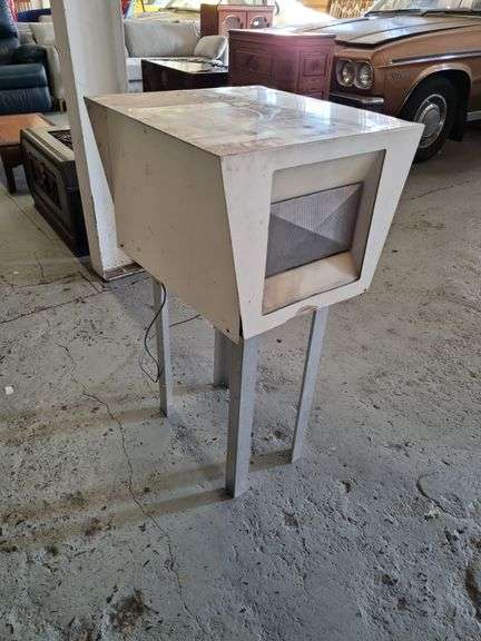 KFC Drive-Thru Box - Tullochs Auctions