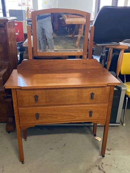 Vintage Oak Dressing Table - Tullochs Auctions