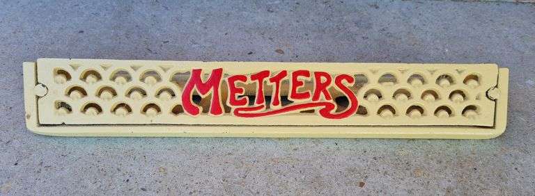 Vintage Metters Cast Iron Stove Part - Tullochs Auctions