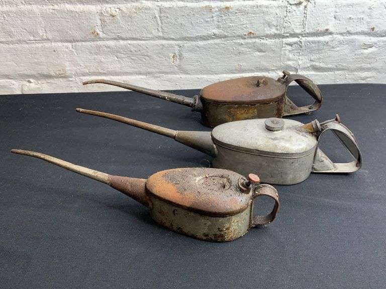 Three Vintage Oilers - Tullochs Auctions