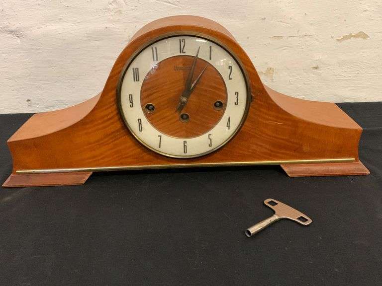 Vintage Unicorn Napoleon Hat Clock - Tullochs Auctions