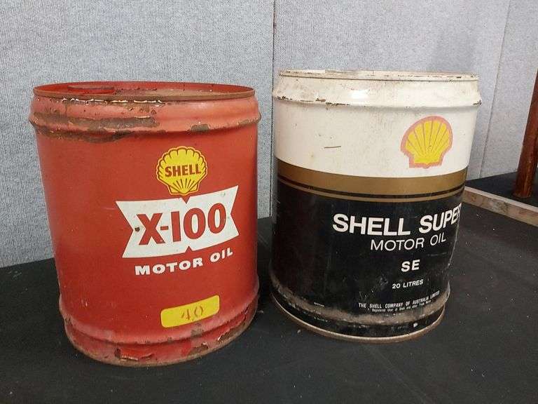 Two Vintage Shell Oil Cans - Tullochs Auctions
