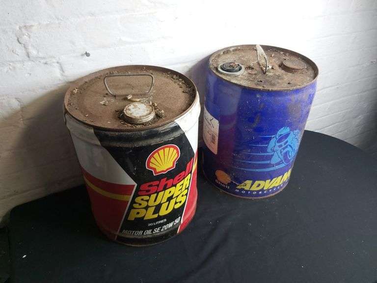 Two Vintage Shell Oil Cans - Tullochs Auctions