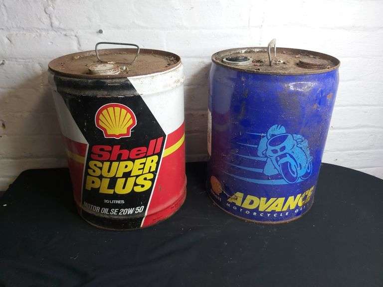 Two Vintage Shell Oil Cans - Tullochs Auctions