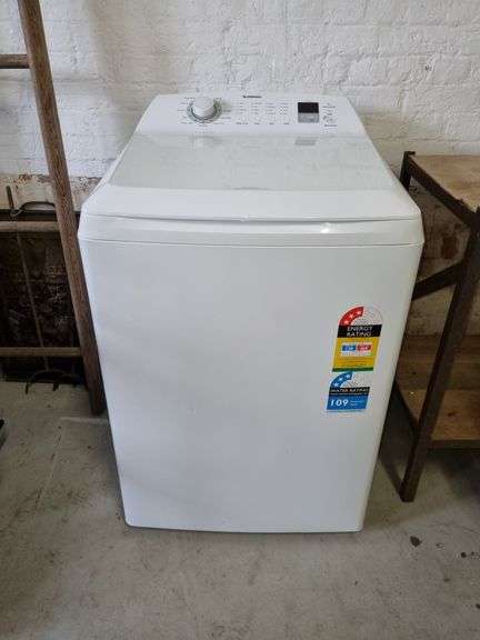 Simpson SWT8043 8kg Washing Machine - Tullochs Auctions