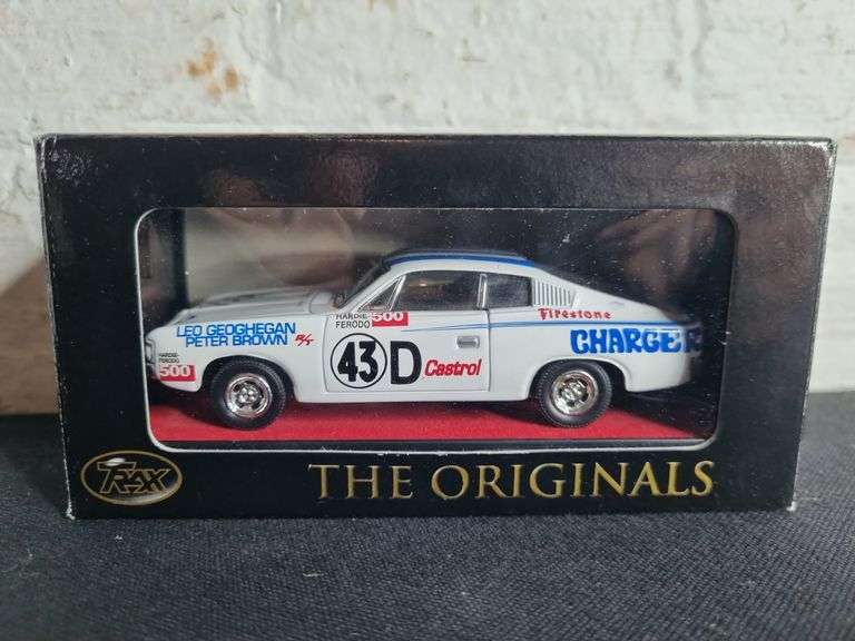 Trax Valiant Charger E38 1/43 Scale Model - Tullochs Auctions