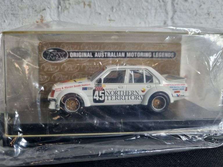 Trax Holden VH Commodore (Bathurst) 1/43 Scale Model - Tullochs Auctions
