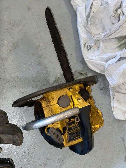 Mculloch Mac 110 Chainsaw & Tanaka Hedge Trimmer - Tullochs Auctions