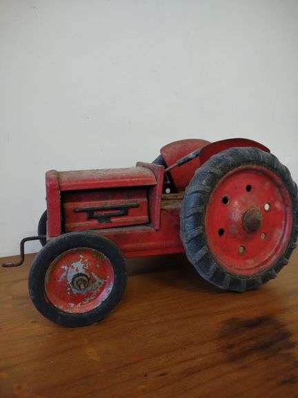 Vintage Australian 'Boomaroo' Toy Tractor - Tullochs Auctions