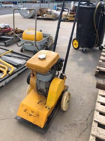 5HP Robin Plate Compactor - TVAA Pty Ltd T/A Tomkins Valuers & Auctioneers