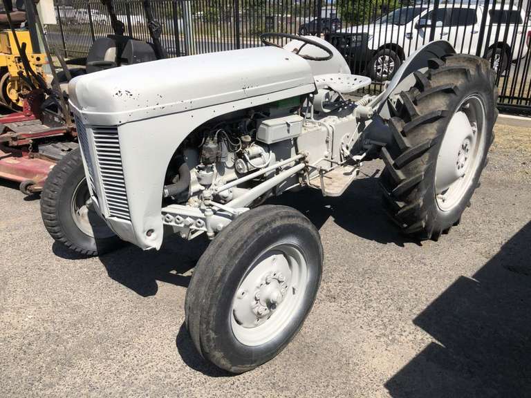 Massey Ferguson TE20 Tractor - TVAA Pty Ltd T/A Tomkins Valuers ...