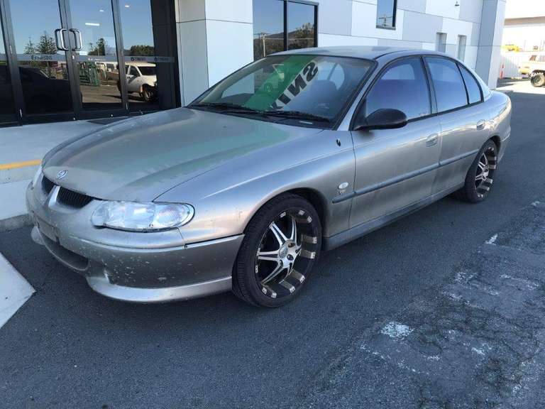 2000 Holden Commodore VX Executive Sedan - TVAA Pty Ltd T/A Tomkins ...