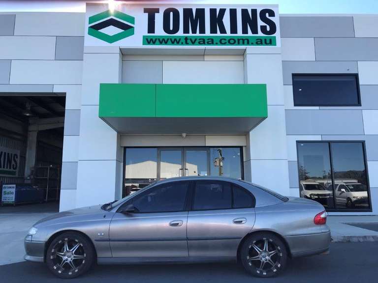 2000 Holden Commodore VX Executive Sedan - TVAA Pty Ltd T/A Tomkins ...