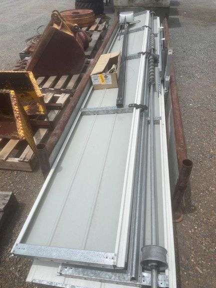 Panel Lift Roller Door - TVAA Pty Ltd T/A Tomkins Valuers & Auctioneers