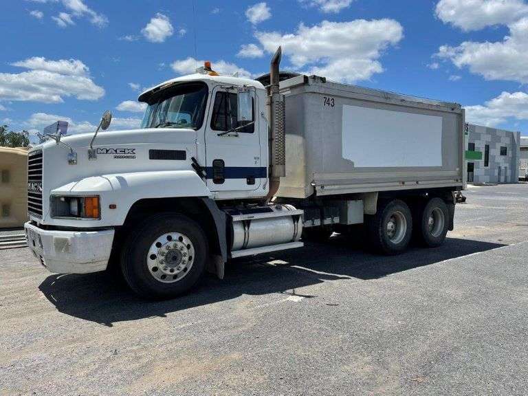 2002 Mack CH Series Tipping Truck - TVAA Pty Ltd T/A Tomkins Valuers ...