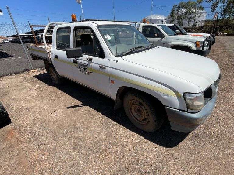 2004 Toyota Hilux RZN149 Dual Cab - TVAA Pty Ltd T/A Tomkins Valuers ...