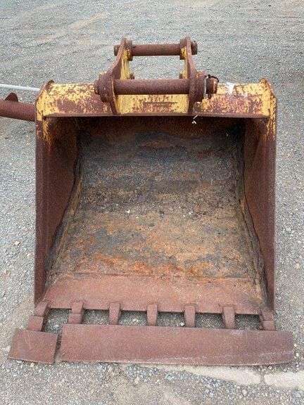 900mm 428c CAT Backhoe Bucket - TVAA Pty Ltd T/A Tomkins Valuers ...