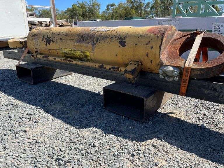 Hydraulic Cylinder - TVAA Pty Ltd T/A Tomkins Valuers & Auctioneers