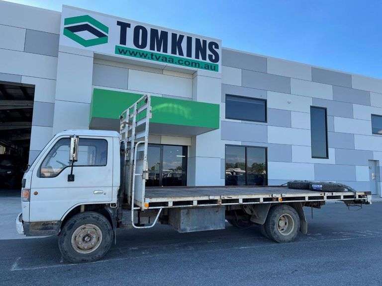 1992 Mazda T4600 Flat Bed Truck - TVAA Pty Ltd T/A Tomkins Valuers ...