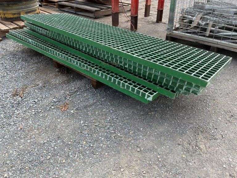 Green Plastic Walkway Mesh - TVAA Pty Ltd T/A Tomkins Valuers & Auctioneers