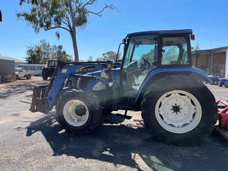 New Holland TL100A Tractor Inc Challenge Front End Loader - TVAA Pty ...