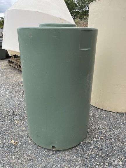 Small Green Poly Tank - TVAA Pty Ltd T/A Tomkins Valuers & Auctioneers