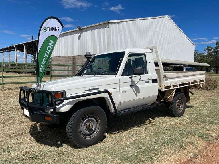 2004 Toyota Landcruiser HZJ79R Utility - EMERALD - TVAA Pty Ltd T/A ...
