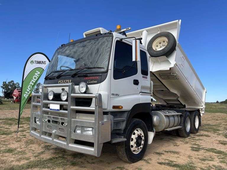 2007 Isuzu EXY 425 Gigamax Custom Prime Mover Inc Custom Tipping Body ...