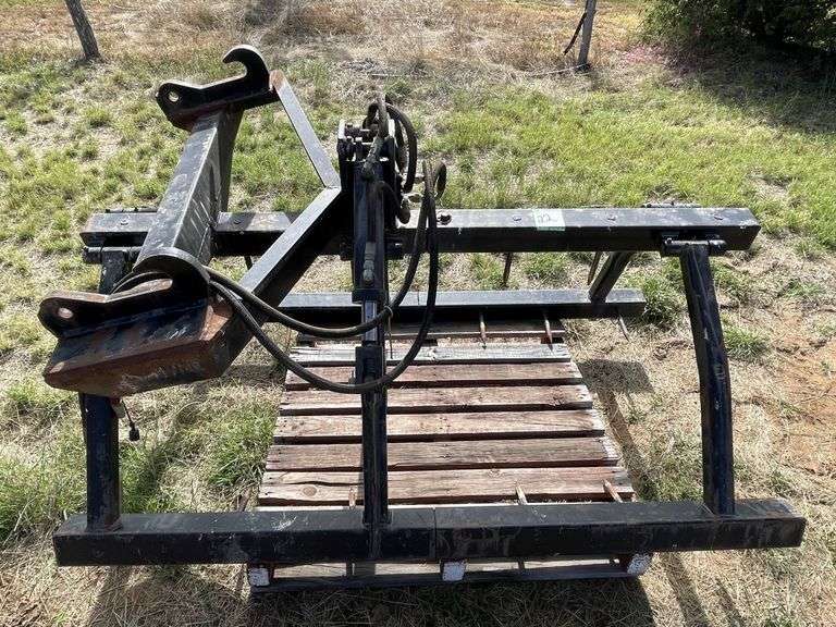 2 Bale Hay Grab - TVAA Pty Ltd T/A Tomkins Valuers & Auctioneers