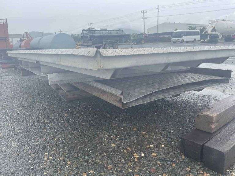 Aluminum Checker Plate Ramp x4 - TVAA Pty Ltd T/A Tomkins Valuers ...