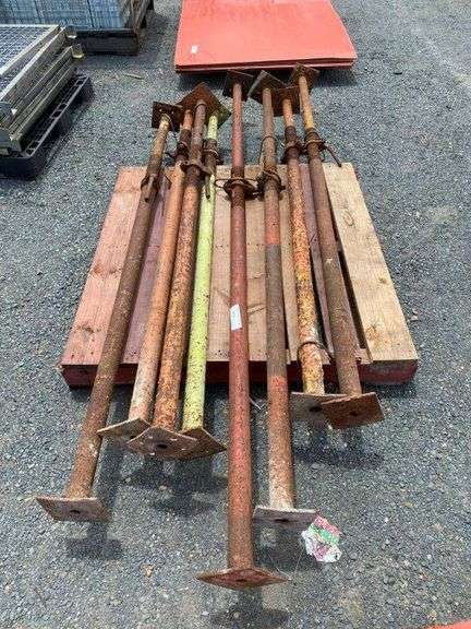 Pallet of 8x Acro Props - TVAA Pty Ltd T/A Tomkins Valuers & Auctioneers