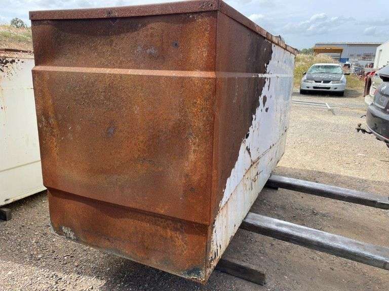 2000L Fuel Tank - TVAA Pty Ltd T/A Tomkins Valuers & Auctioneers