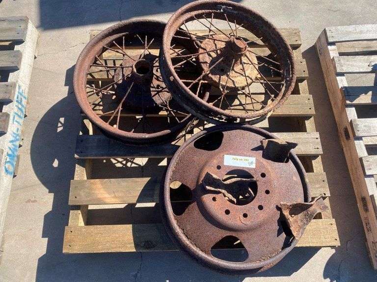 3x Antique Tyre Rims - TVAA Pty Ltd T/A Tomkins Valuers & Auctioneers